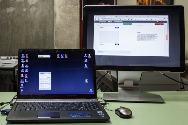 How to Hook Up My Acer Aspire to an External Monitor | Techwalla