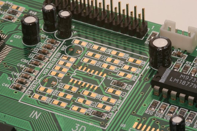 The Advantages of Using Transistors | Techwalla