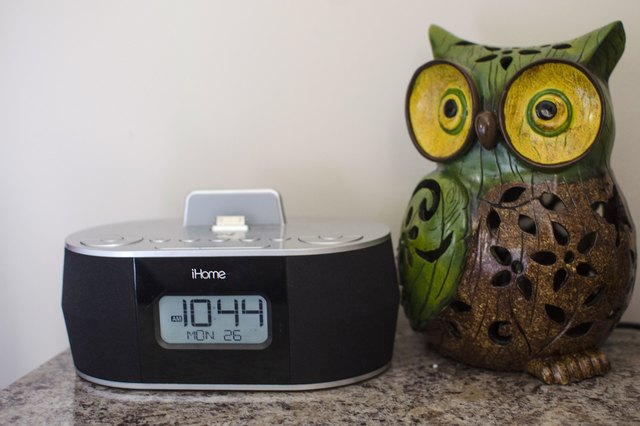 How to Set the Clock on the iHome | Techwalla