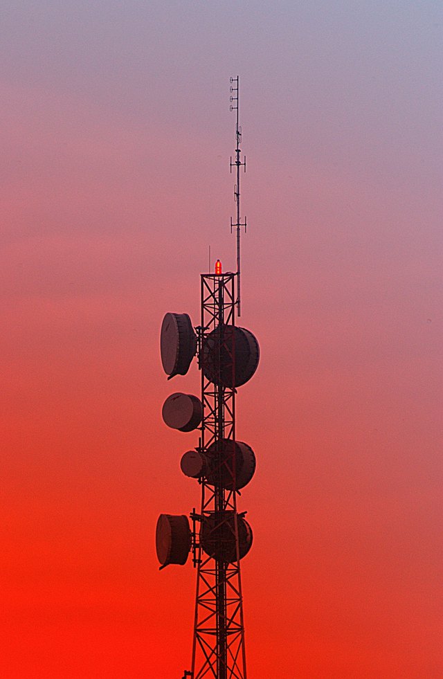 Pros & Cons of Microwave Internet Service | Techwalla