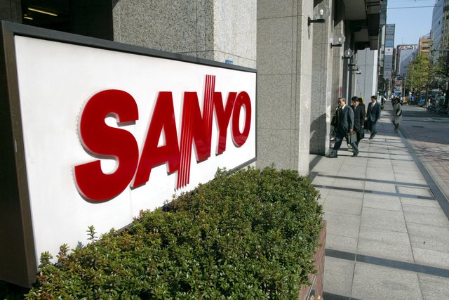 How to Tell if a Sanyo TV Is Digital | Techwalla