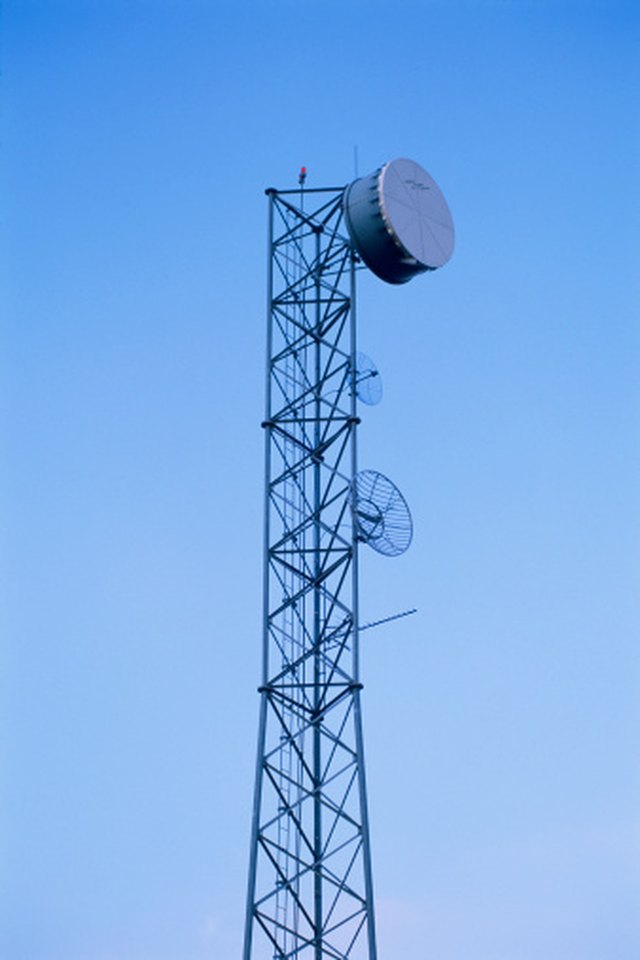 The Pros & Cons of Cell Towers | Techwalla